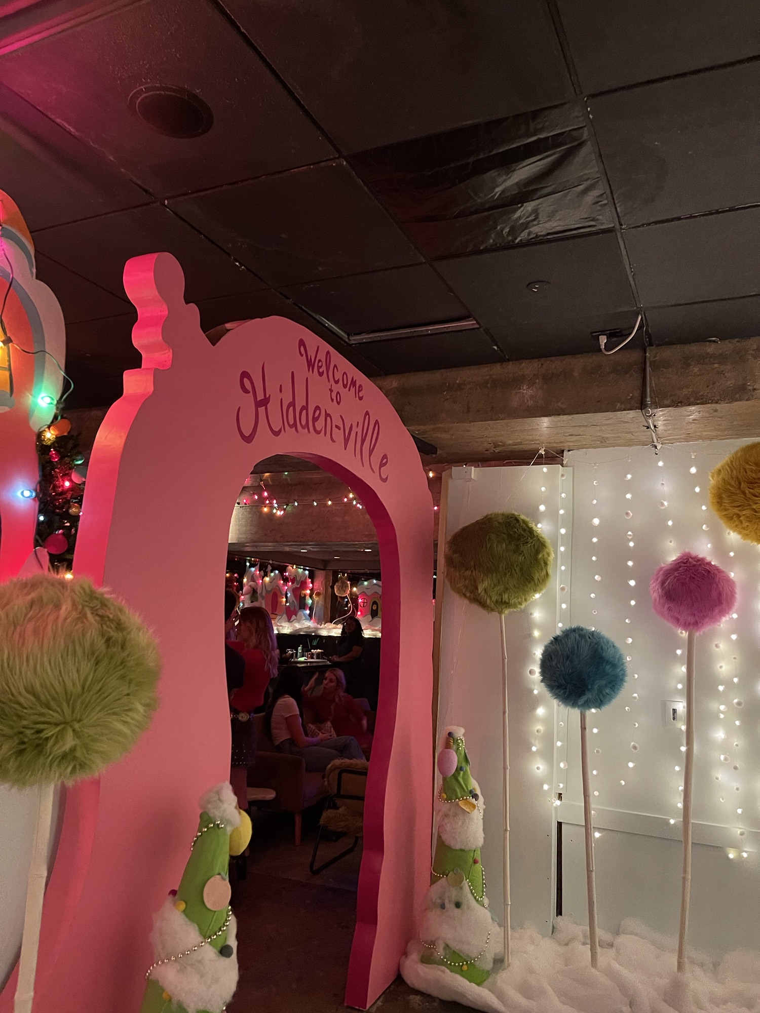 Hidden Bar- HiddenVille – Coordinating the Chaos